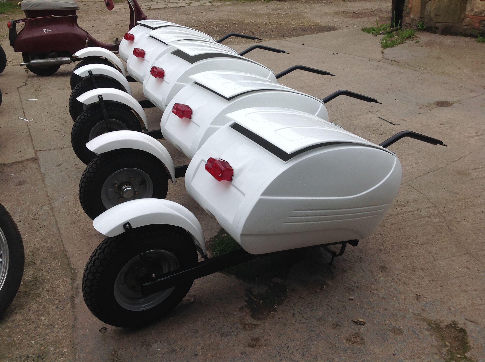 A 57 TOWING. Pav Trailer