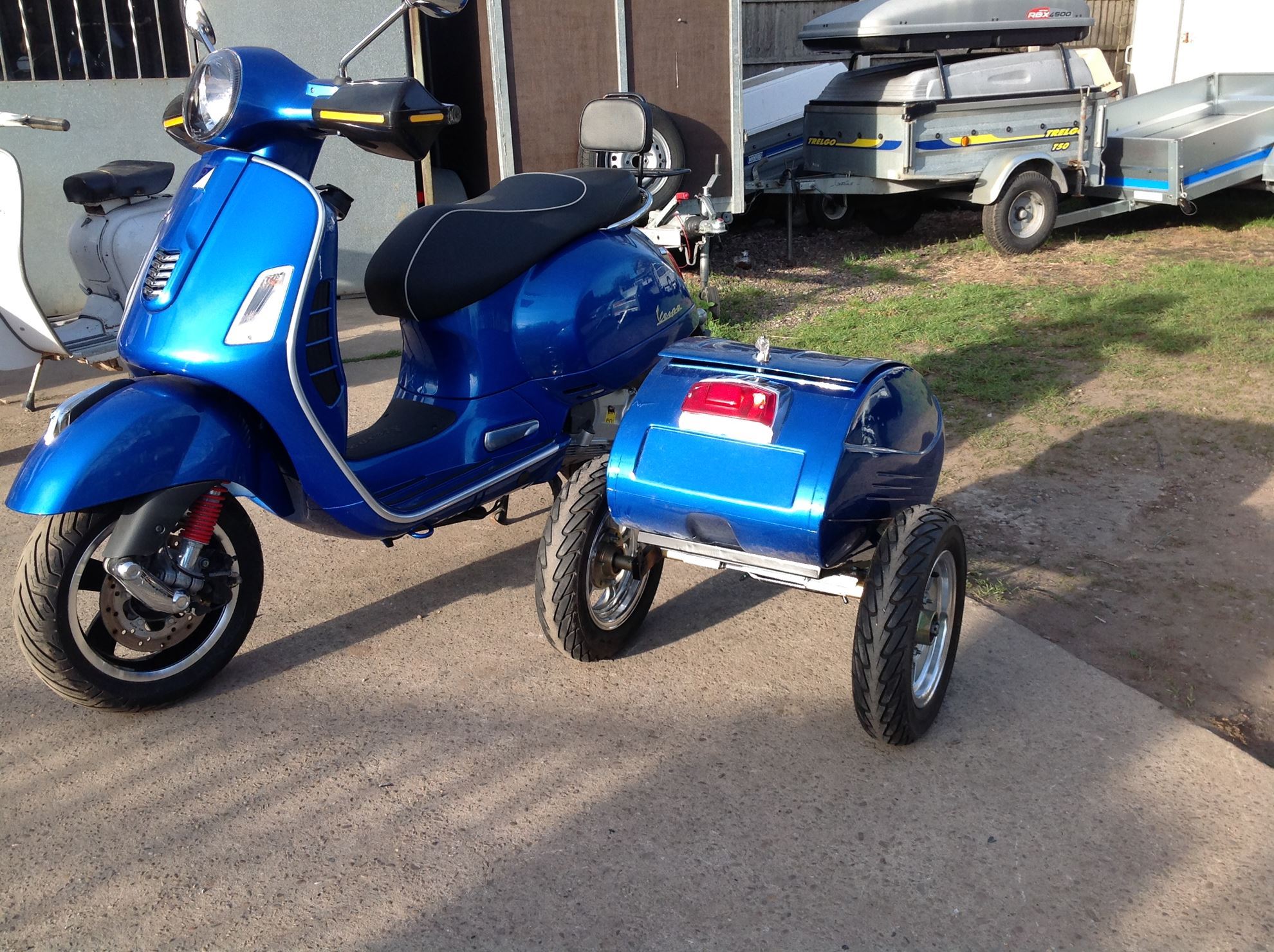 A 57 TOWING. Pav Trailer