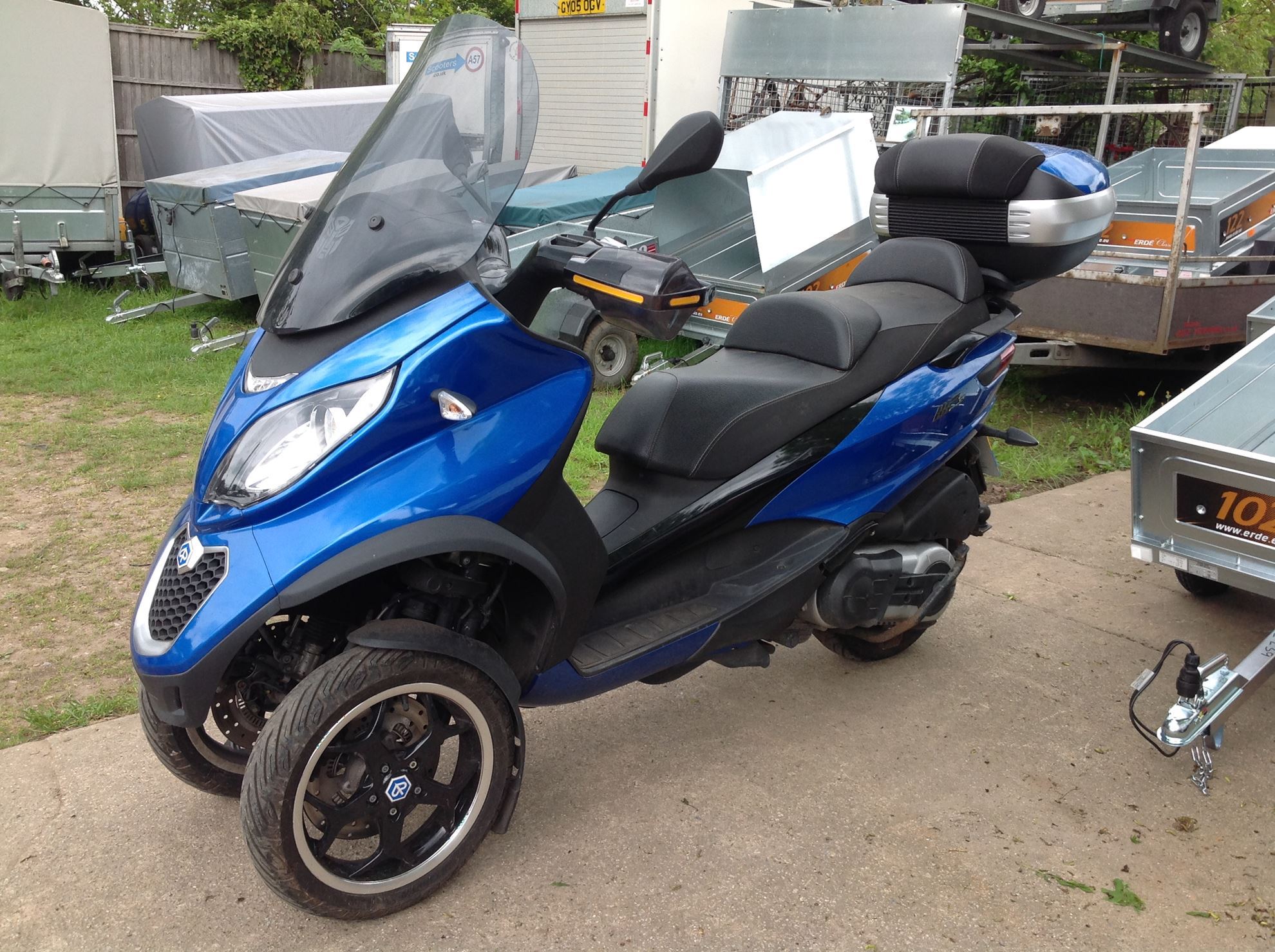 A 57 TOWING. Piaggio MP3 - SOLD