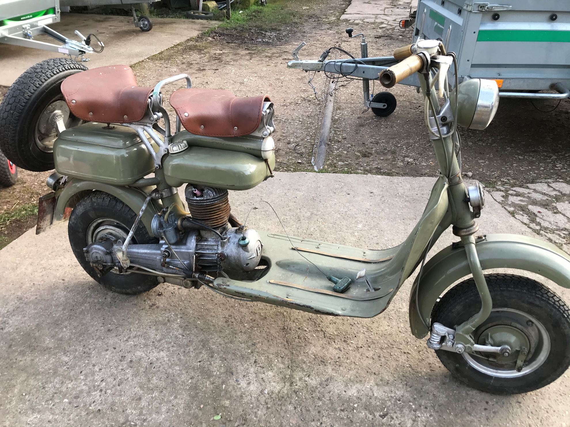 A 57 TOWING. Lambretta Model E Scooter